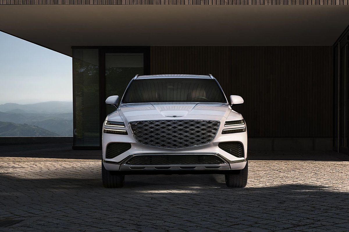 “사진 믿고 샀다가 통수 맞았다” 신형 GV80, 말없이 사라진 기능에 차주들 멘붕