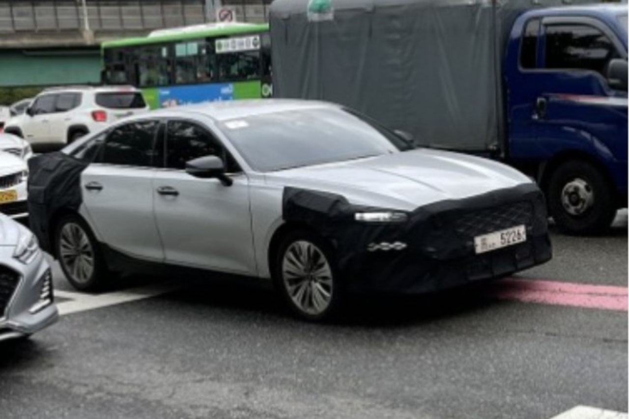 그랜저 계약 취소 위기, "기아 K8 페이스리프트 디자인 찢었다"