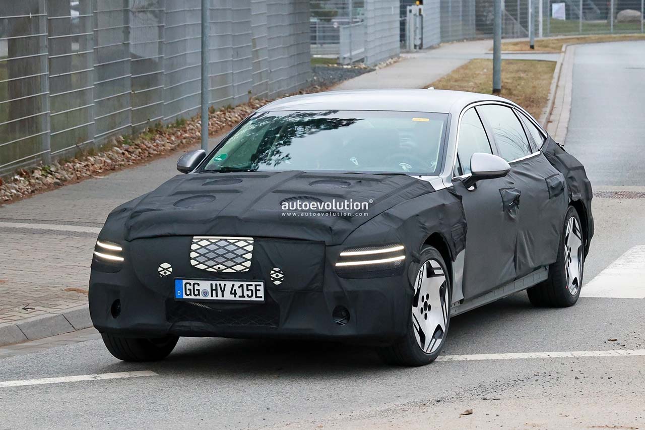 “G90에 제대로 하극상이네” 제네시스 G80 롱휠베이스 포착