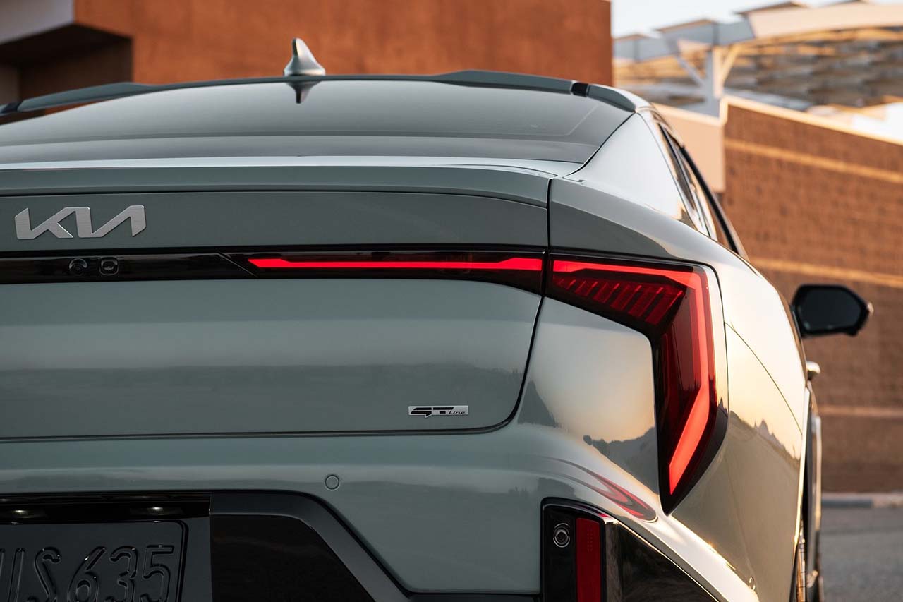 “형보다 멋진 동생” 기아 K4 공개…1.6 가솔린 터보 탑재