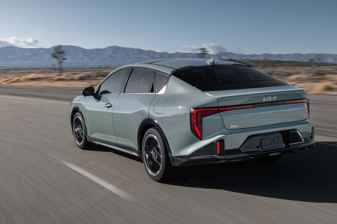 “형보다 멋진 동생” 기아 K4 공개…1.6 가솔린 터보 탑재