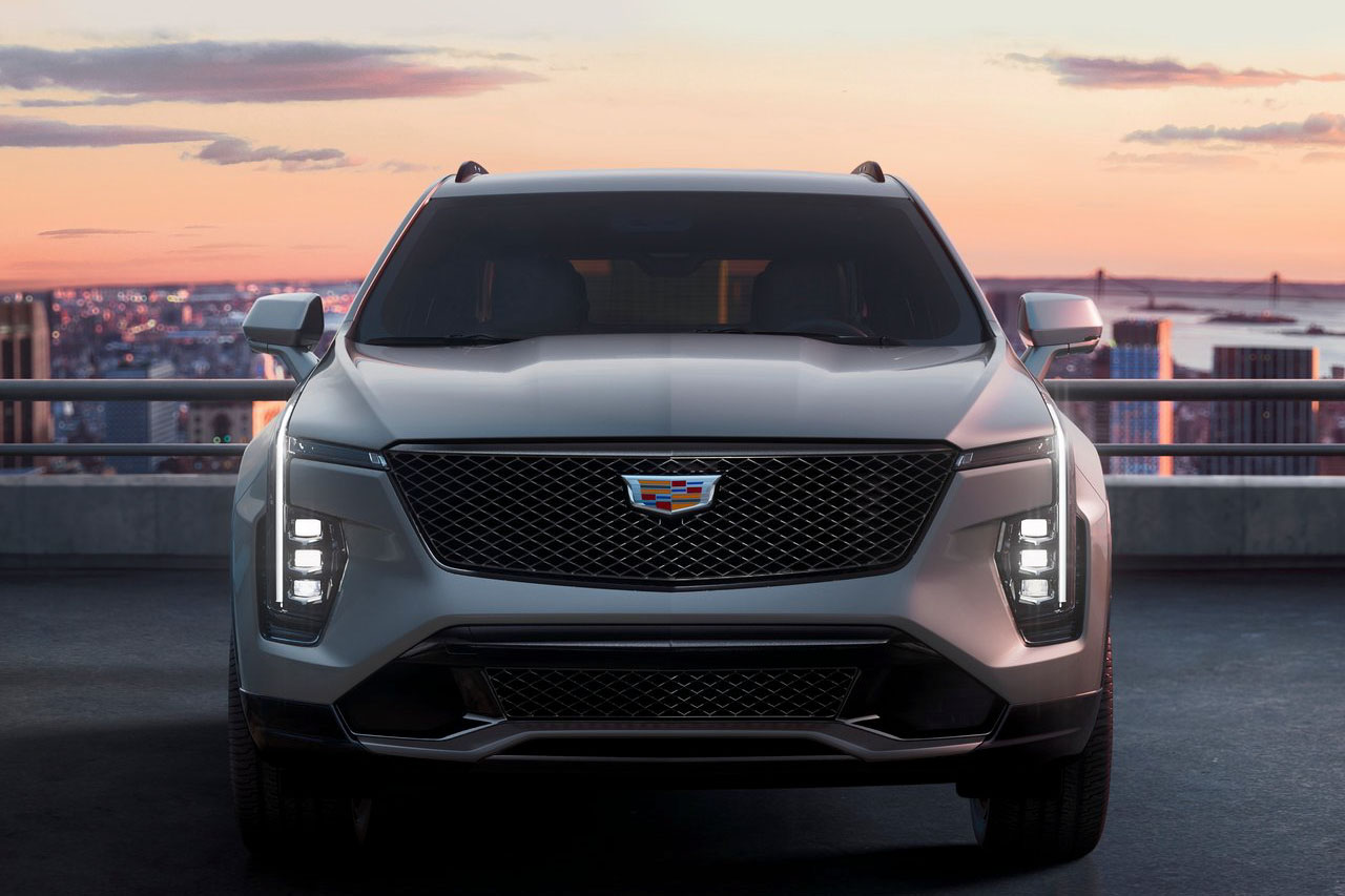 “제네시스보다 멋진 실내”…캐딜락 XT4 내달 출시 예고