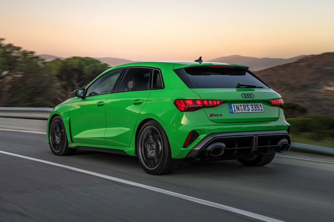 "5기통 400마력 핫해치" 아우디, 신형 RS3 세단&스포트백 공개