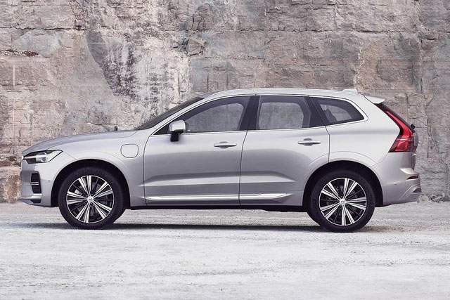 “주차비 할인 가능하죠” 볼보 2025년형 XC60 출시...바뀐 부분은?