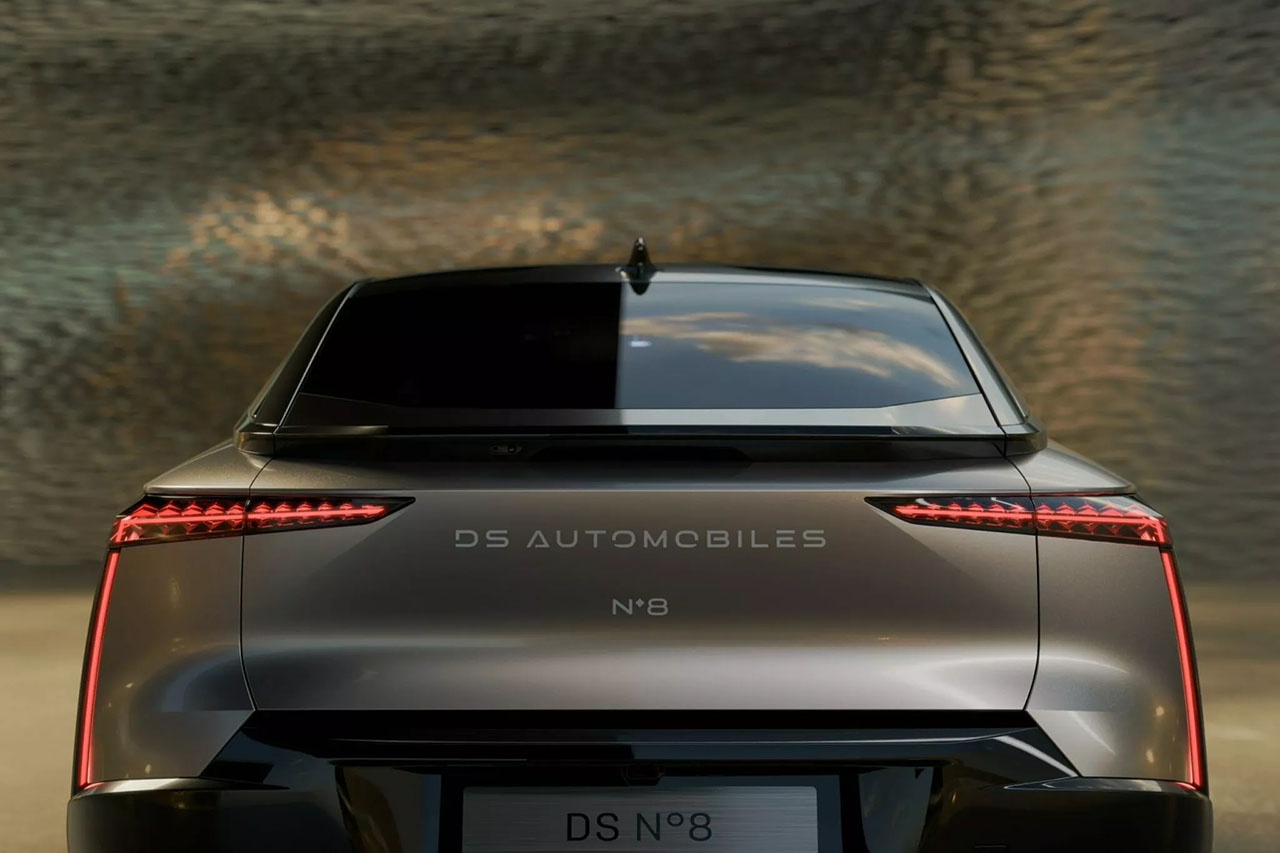 "프랑스 감성 담은 플래그십 크로스오버 등장" DS N°8 공개…주행거리 750km