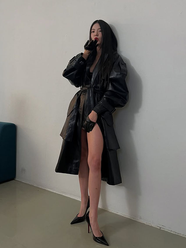 “그냥 벗은거 아니야?” 장재인, 한 달 만에 7kg 감량 후 파격 의상 선보여…‘아찔’