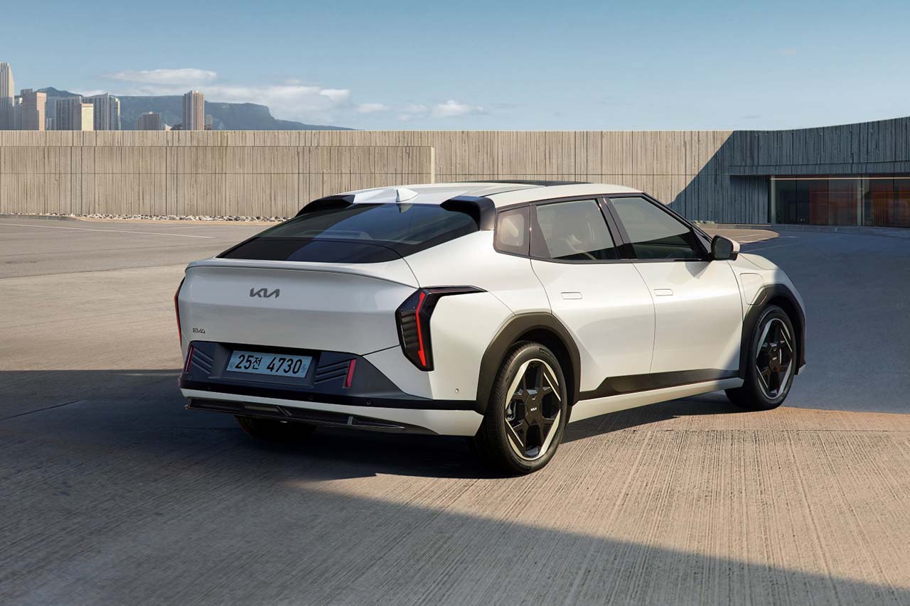 "K3 빈자리 채울 수 있을까?" 기아 EV4 보조금 공개, 실구매가 3천만 원대 가능